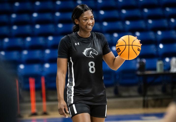 Lady Maverick reignites passion, interns with Lady Movin’ Mavs | Sports ...
