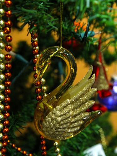 Christmas tree decorating spurs creativity | Life + Entertainment ...