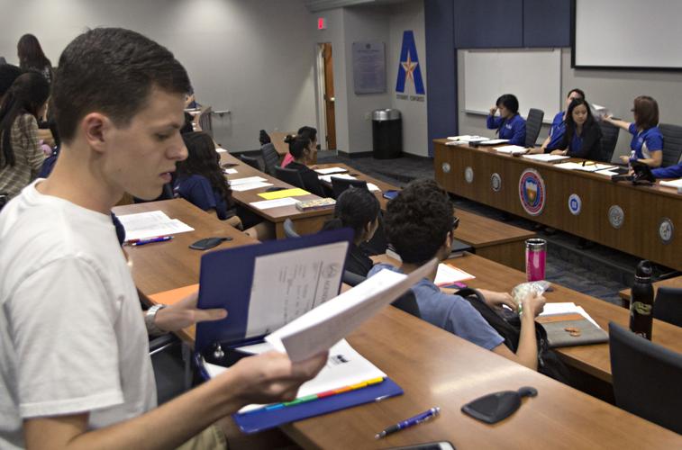 SC takes poll about UTA Mobile app | News | theshorthorn.com