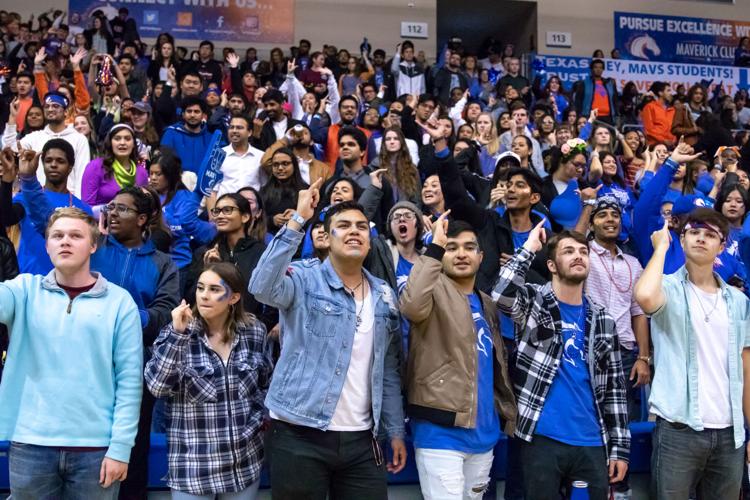 Photos: Thousands of fans cheer as Mavericks seize Homecoming victory ...