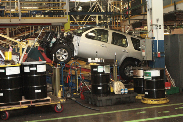 Tour of General Motors plant in Arlington | Multimedia | theshorthorn.com