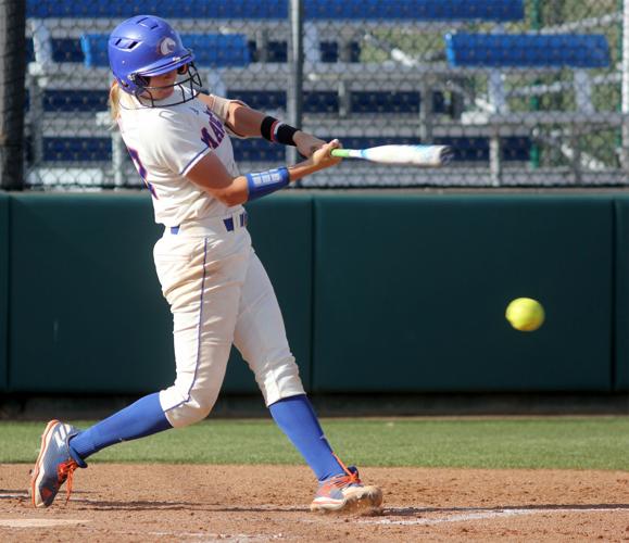 UTA Softball splits doubleheader | Sports | theshorthorn.com