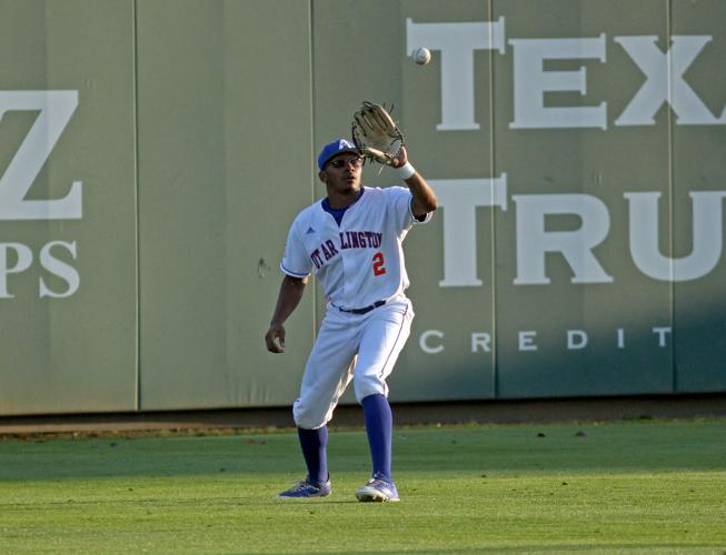 UTA Baseball wins first game in series against University of Louisiana ...