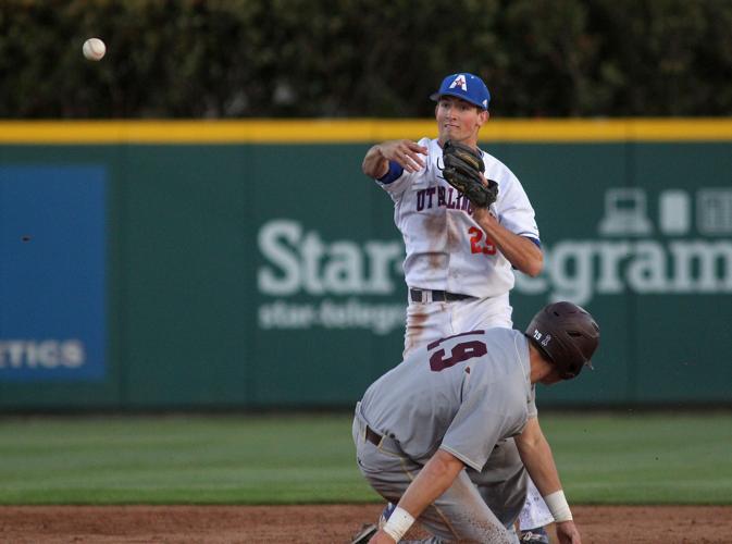 UTA Baseball wins first game in series against University of Louisiana ...