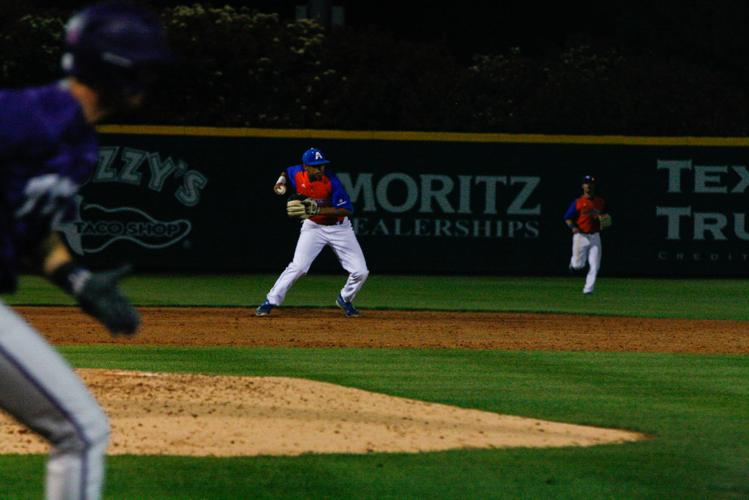 UTA and TCU face off at Clay Gould Ballpark | Gallery | theshorthorn.com