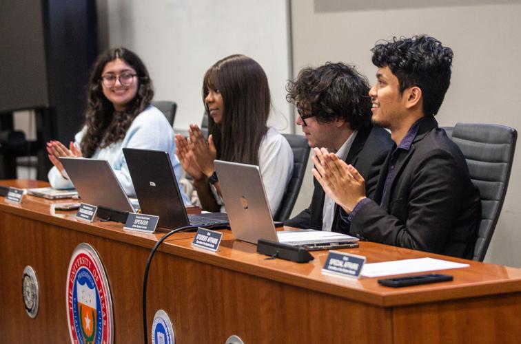 Student Senate provides updates on resolutions during last meeting of ...
