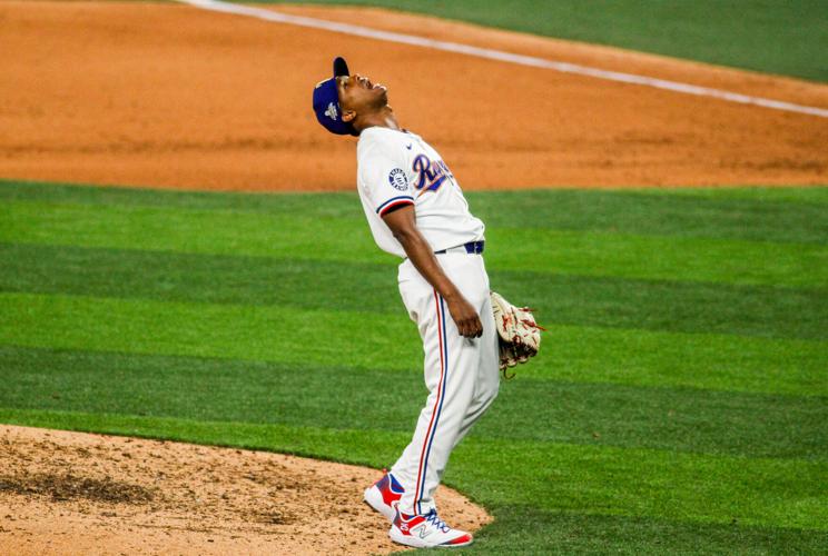 Photos: Texas Rangers come back in thrilling Opening Day win | Multimedia | theshorthorn.com