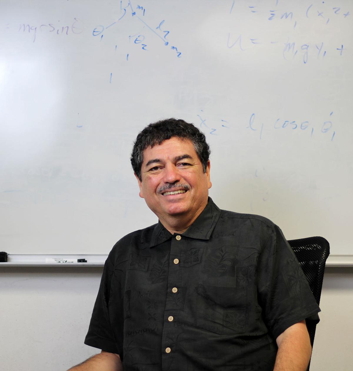 Physics professor receives education award | News | theshorthorn.com