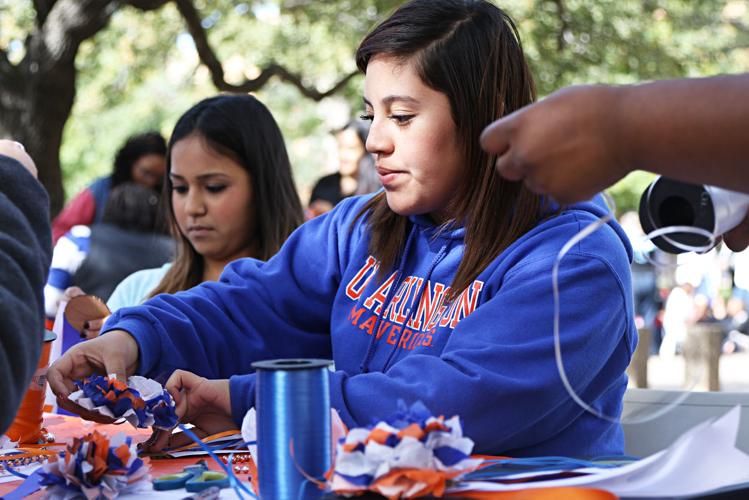 Maverick mum mania on the mall | Gallery | theshorthorn.com
