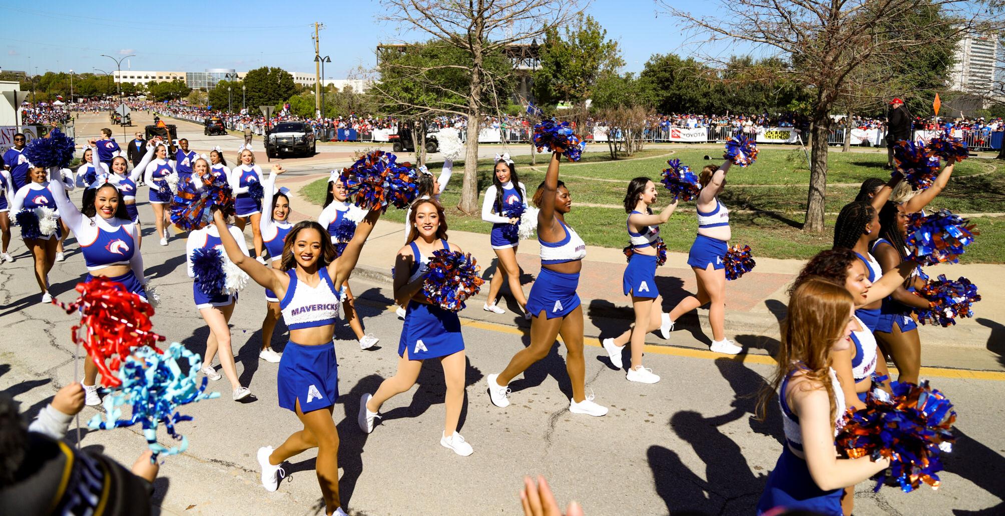 Photos: Texas Rangers' World Series Victory Parade draws large crowds ...