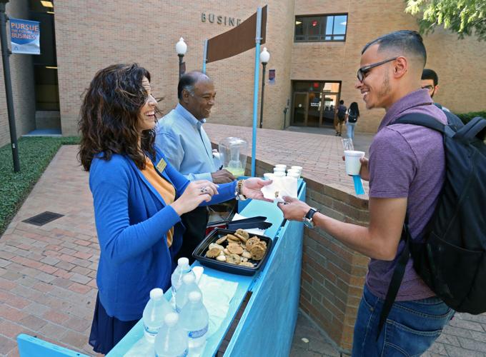 This lemonade stand means business | News | theshorthorn.com