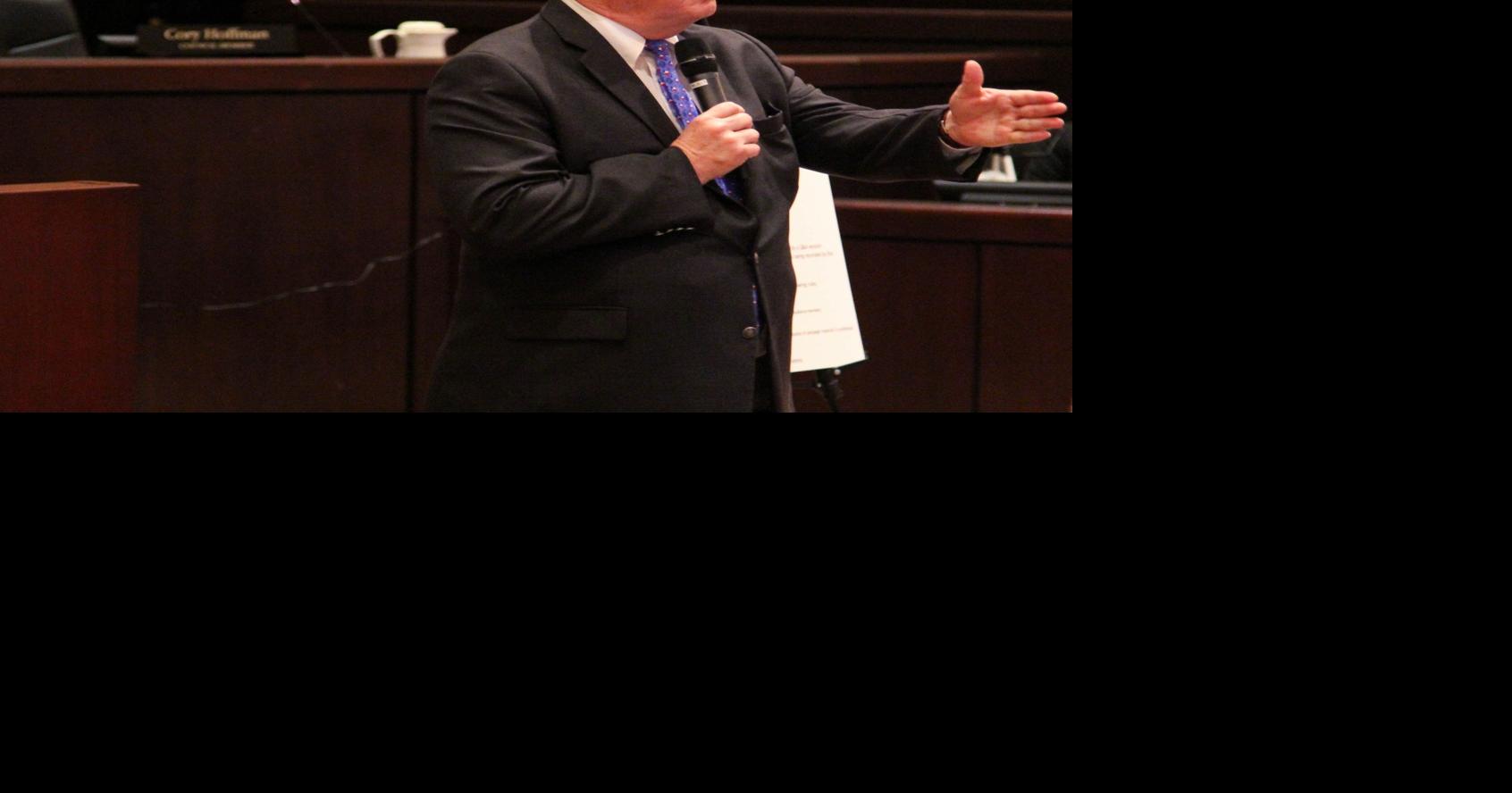 Rep. Joe Barton fields questions at town hall meeting | News ...