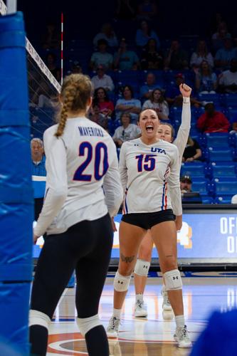 Volleyball team sweeps UTA Classic, best start to season in 19 years ...