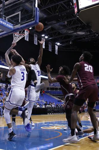 UTA men's basketball logs fourth consecutive win | Sports ...