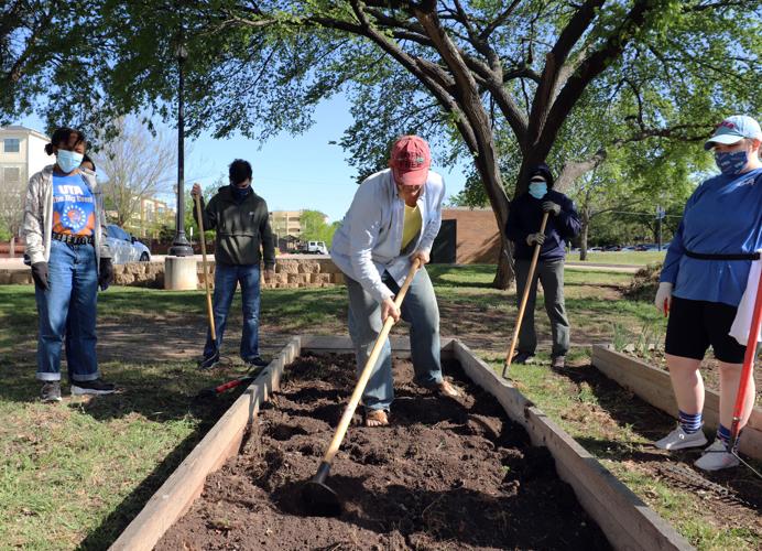 Hundreds of UTA volunteers serve the Metroplex community during The Big ...