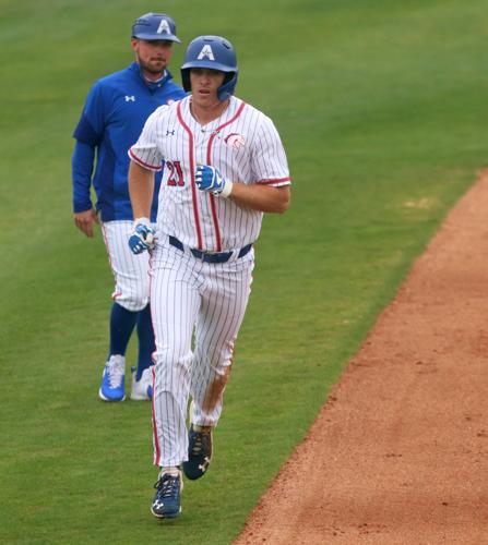 UTA baseball sweeps doubleheader against Stephen F. Austin University ...