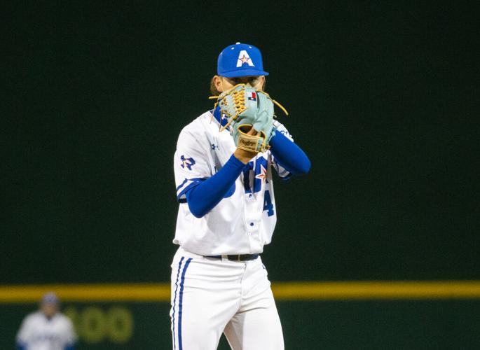 Baseball picks up first home win in weekend series | Sports ...