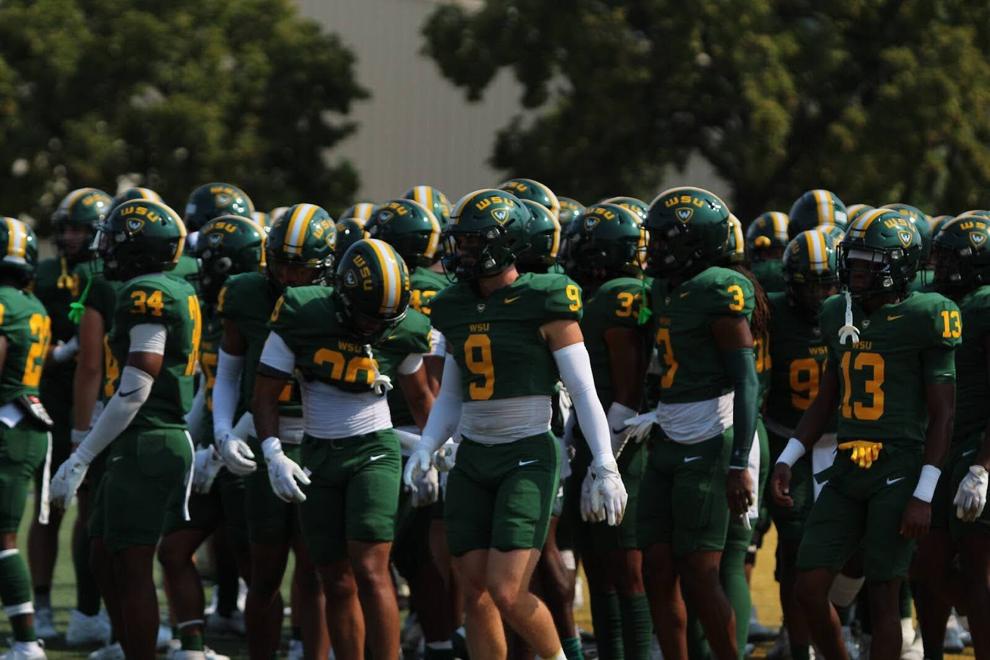 Wayne State Football loses home opener to Findlay, starts season 0-2 ...