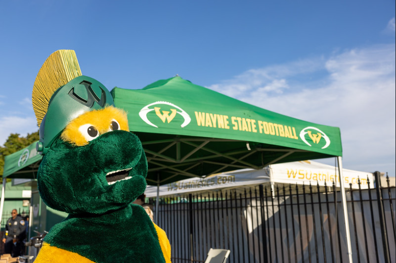 Behind the W Mascot | Features | thesouthend.wayne.edu