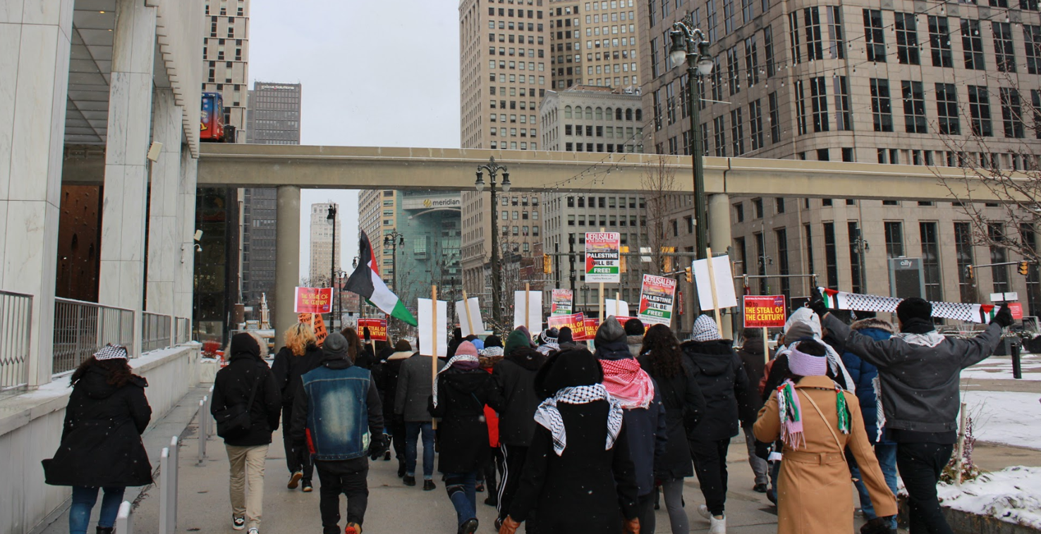 Detroit protesters say no to the ‘Deal of the Century’ | Mobile ...