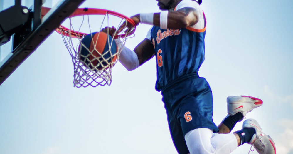 The Indy Dunkers wow fair goers with high-flying basketball acrobatics ...