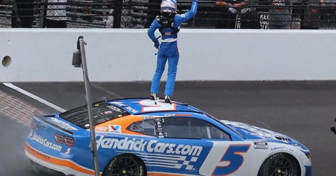 Kyle Larson survives a rough ride at Sunday's NASCAR Brickyard 400 ...