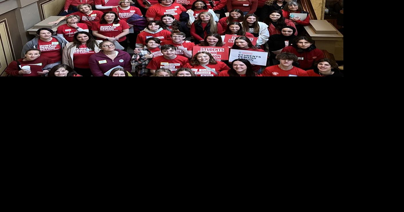 Moms and students demand action on gun violence at Statehouse gathering ...