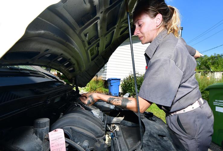 Pointe Claire’s Sarah Buttle is at home under the hood | Anthony ...