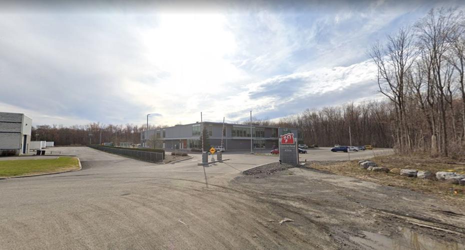 Around City hall | Laval News | thesuburban.com