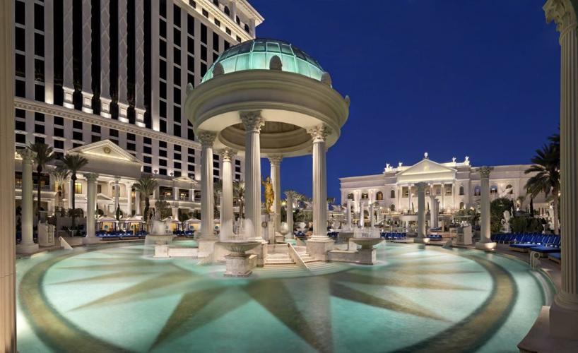 caesars palace pool blackjack