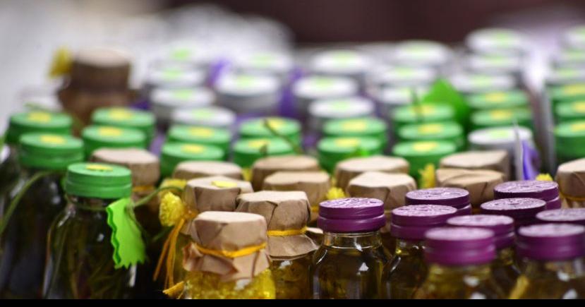 Healthy Living With TAU: Essential oils to purify the home | Healthy ...