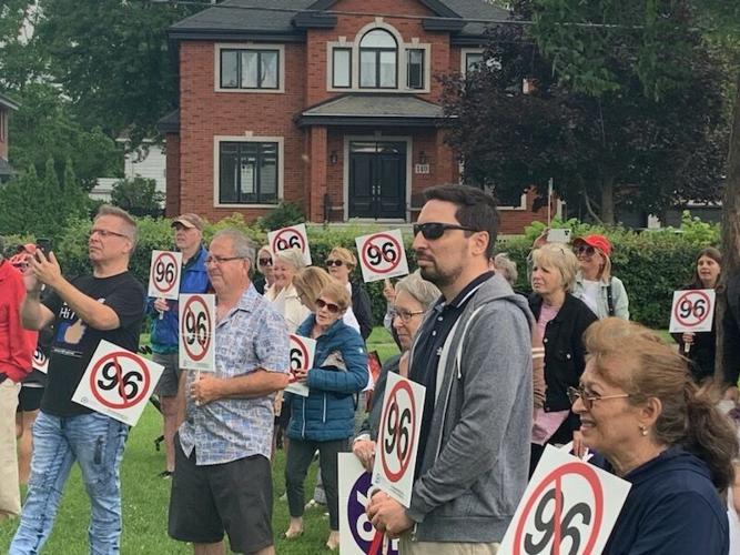 150 take to their cars in West Island anti-Bill 96 protest | West ...