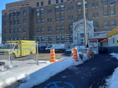 Doctors, MNAs call for immediate solution to Lachine Hospital crisis ...