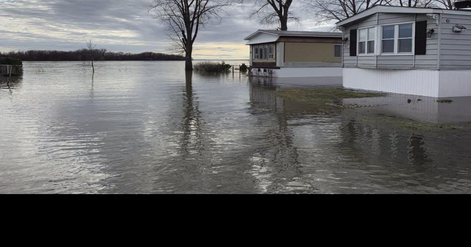 Ile Bizard fights back the rising water | West Island News ...