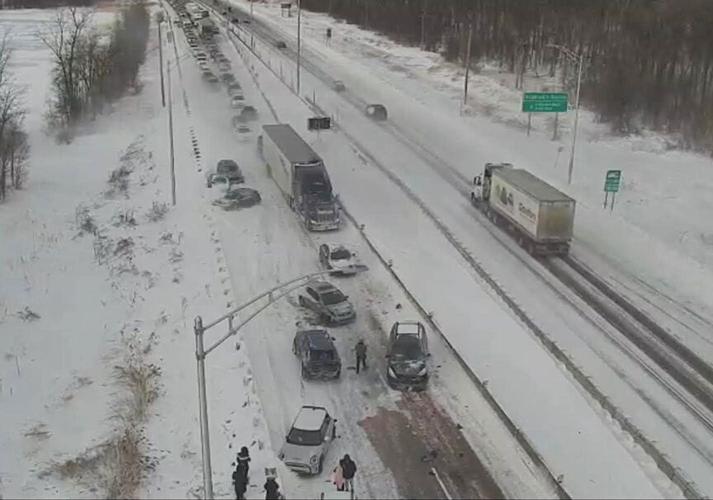 Winter storm cuts power to over 350,000 Quebec homes | Suburban Weather | thesuburban.com