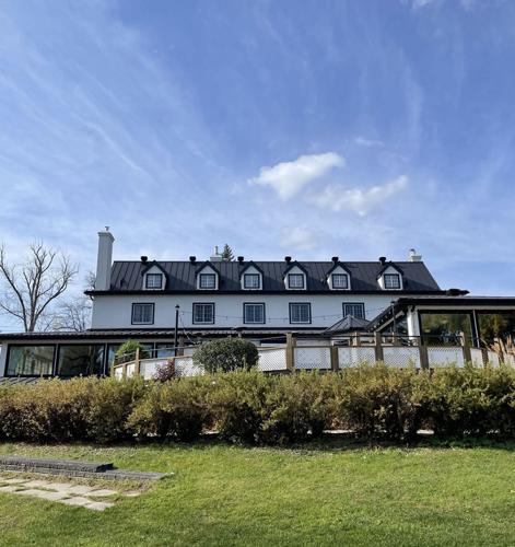 Chef Danny Smiles talks sustainable cooking with local students ...