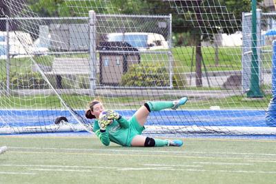 Two late game goals deliver road win to Trois Lacs U13F | Sports | thesuburban.com