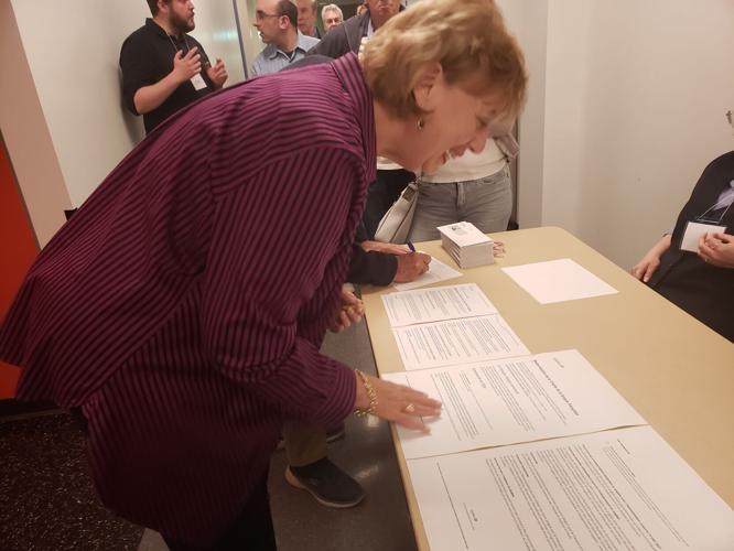 Did Hydro-Québec break Bill 96 rules in public meeting? | City News ...