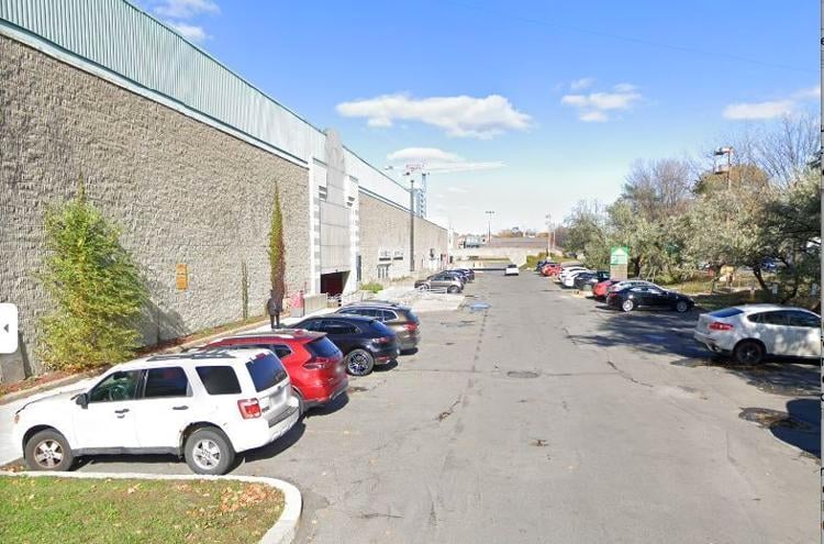 Décarie Square allows Vézina residents overnight parking | City News ...