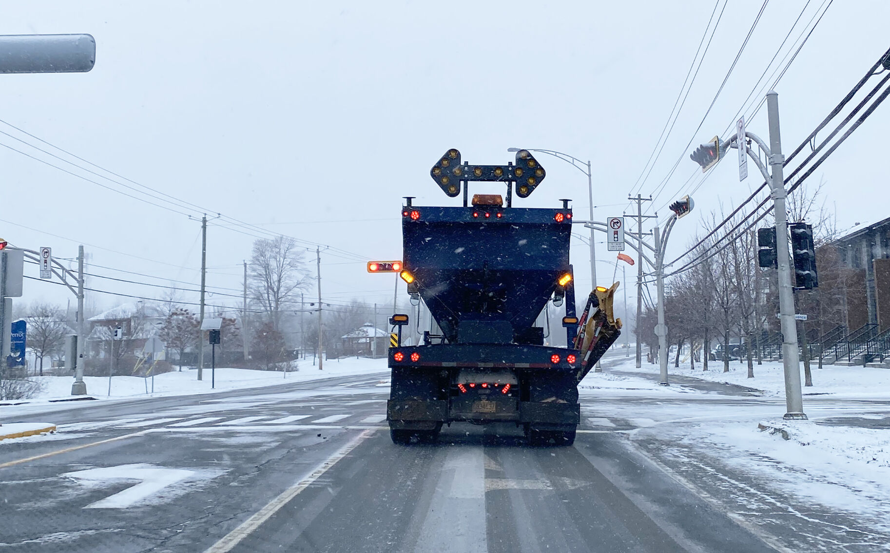 Snow and blowing snow sweeps across southern Quebec | Suburban Weather ...