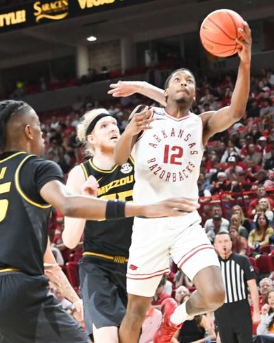 Battle scores 42 as Razorbacks top Tigers | Sports | thesuntimes.com