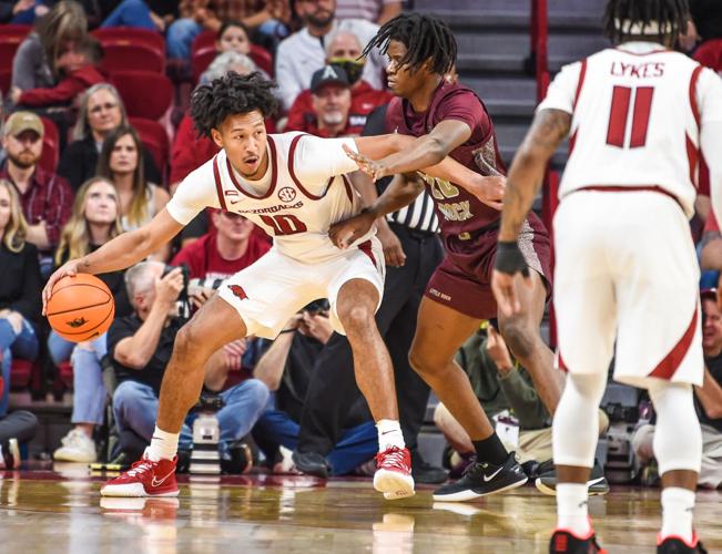 Razorbacks edge out Trojans | Sports | thesuntimes.com