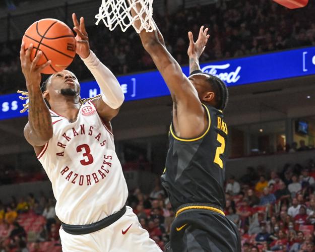 Battle scores 42 as Razorbacks top Tigers | Sports | thesuntimes.com
