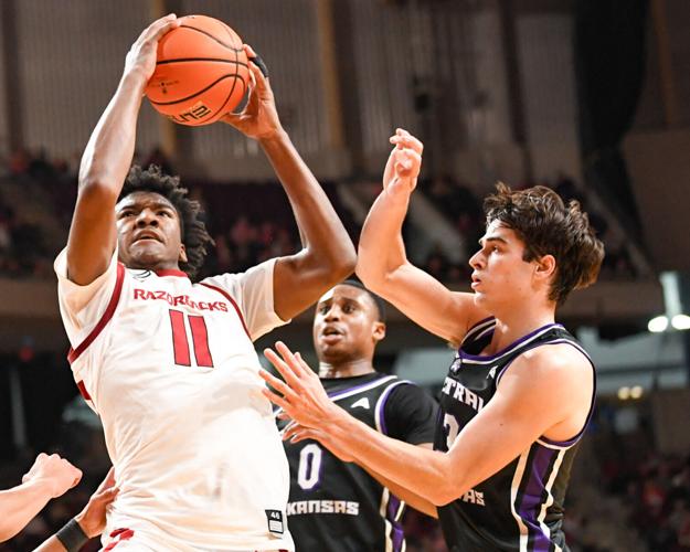 Hogs top UCA 82-57 | Sports | thesuntimes.com