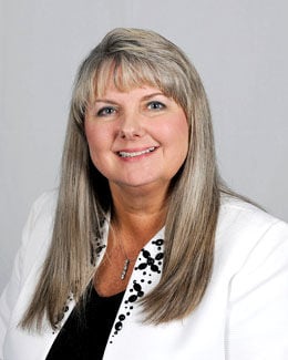 Kim Elliott announces plans to retire as JCPS superintendent after 3 ...