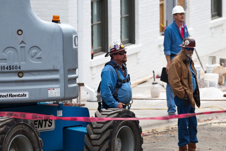 Courthouse cupola reseating | Photo Galleries | thesylvaherald.com