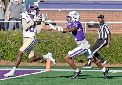 Paladins hold off furious Catamount fourth-quarter rally for 47-40 ...