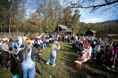 Oconaluftee hosts birds of prey program | News | thesylvaherald.com