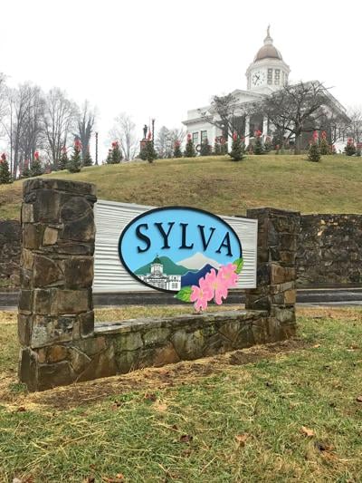 New sign welcomes drivers to Sylva | News | thesylvaherald.com