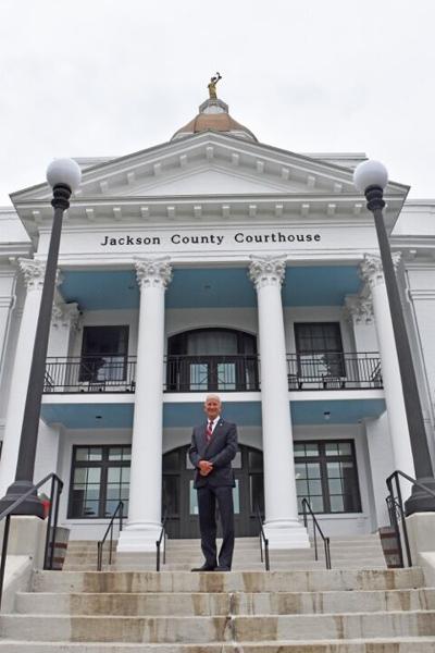Chief Justice Paul Newby visits Sylva | Top Stories | thesylvaherald.com